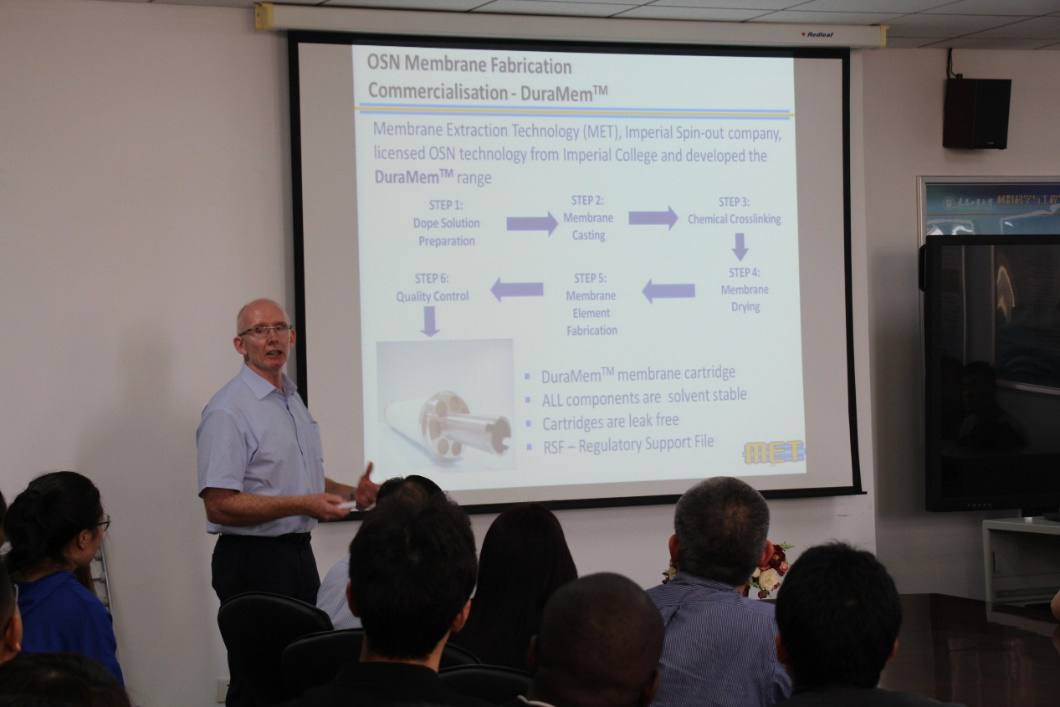 英国帝国理工学院Andrew Livingston教授应邀来我校作学术报告